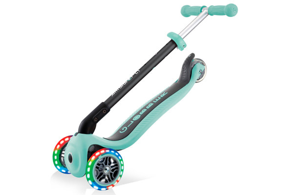 Globber Go Up Foldable Plus Lights minze | Kinderrollerxl.de